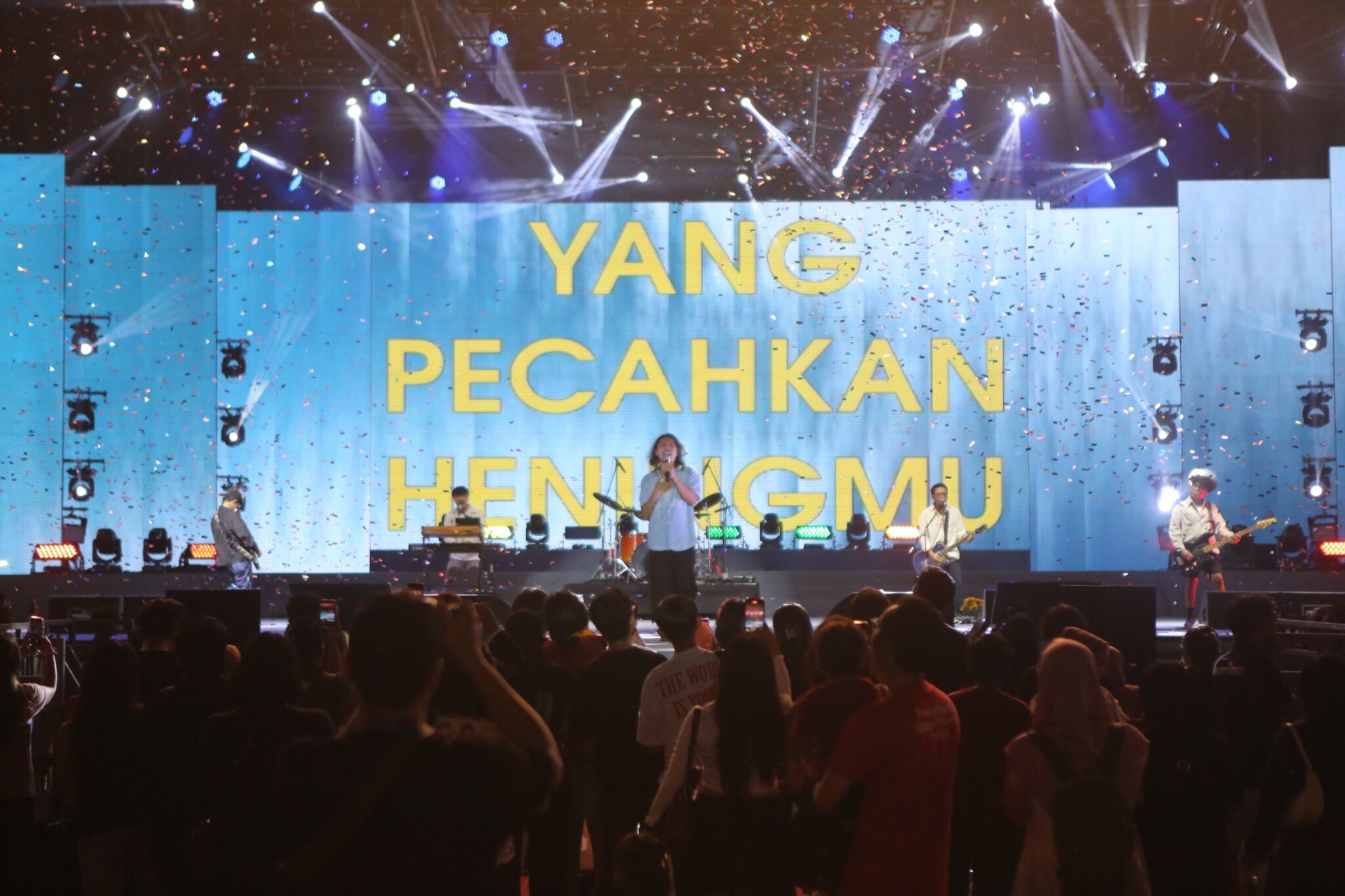 Pesta Kembang Api dan Aksi Panggung Good Morning Everyone Sempurnakan ...